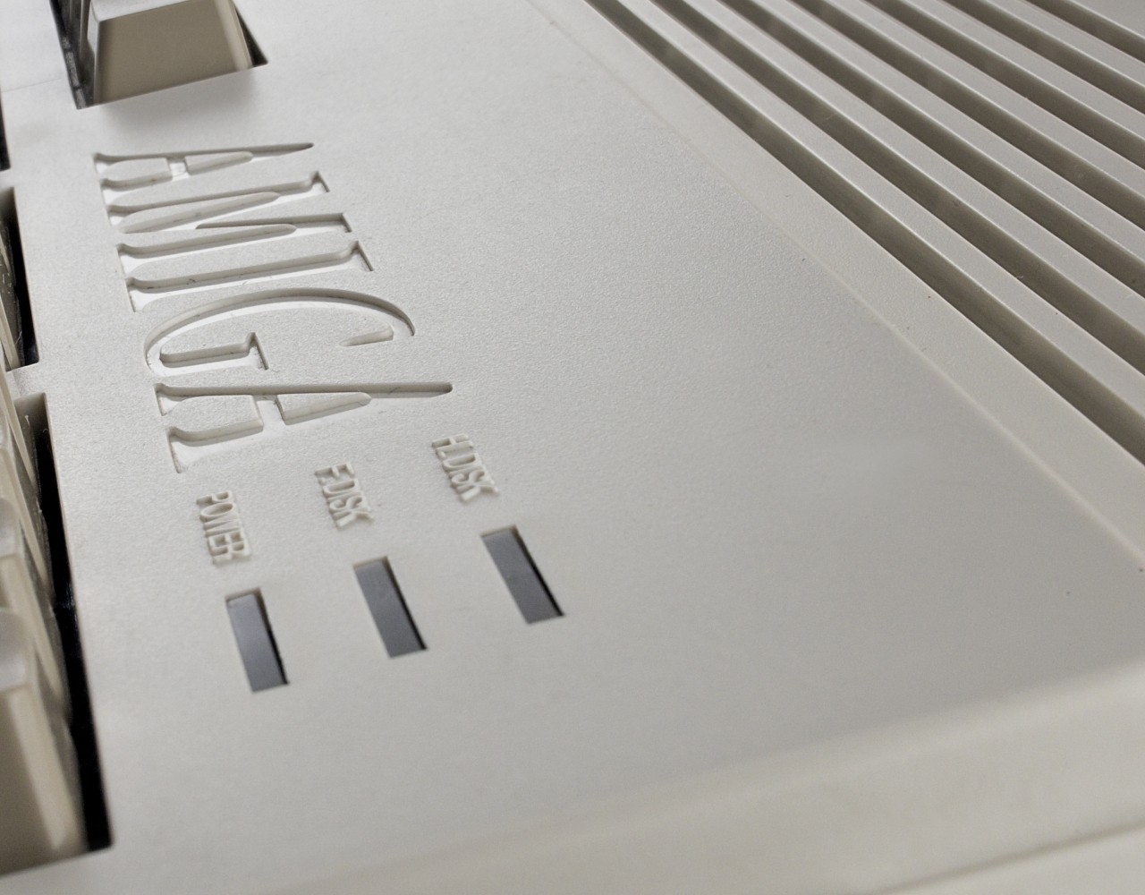 PureRetro: Amiga 1200 skończyła 25 lat! Przypominamy jej historię ... PureRetro: Amiga 1200 skończyła 25 lat! Przypominamy jej historię ...
