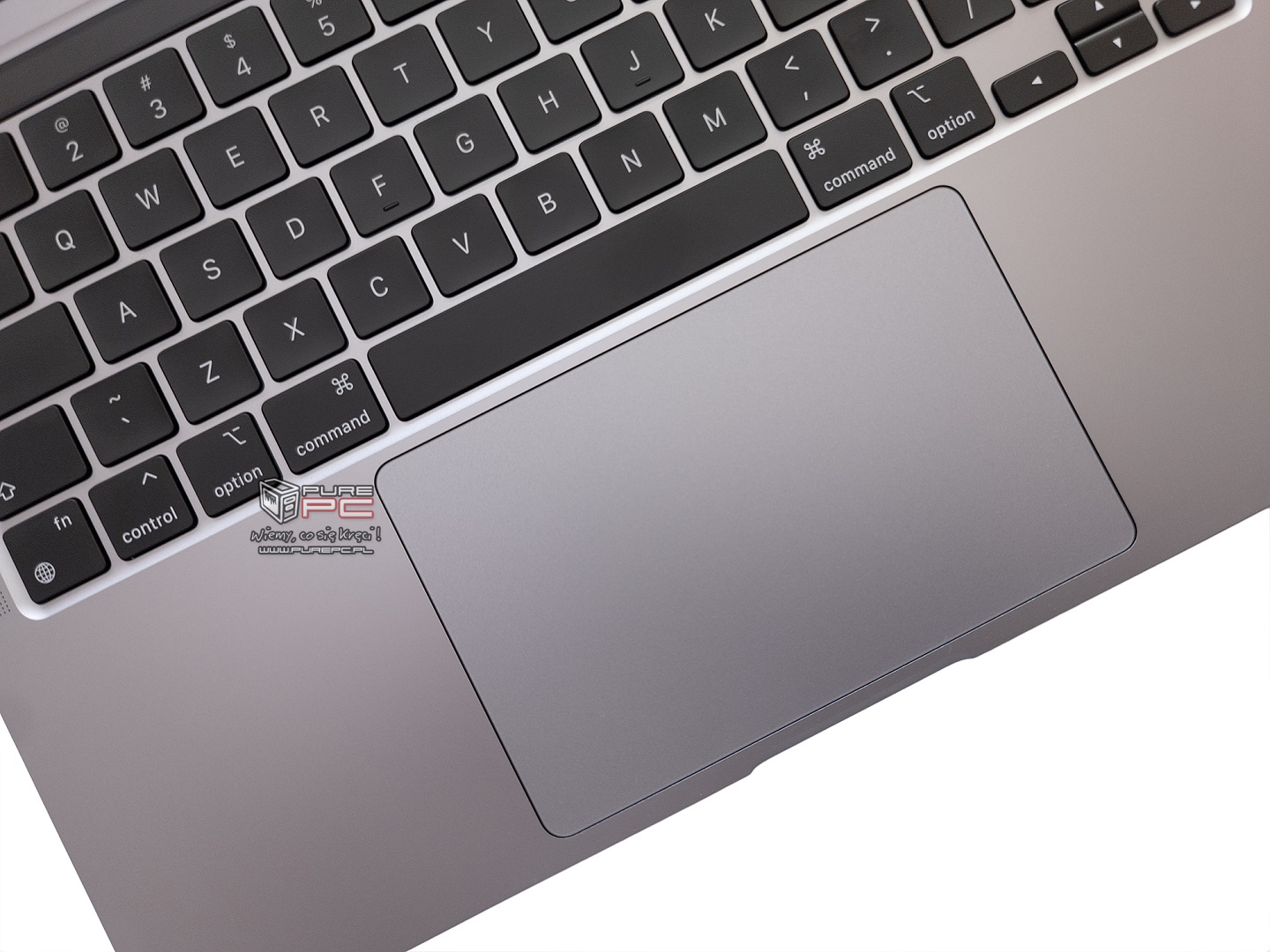 Test procesora ARM Apple M2 w laptopie MacBook Pro 13. Konfrontujemy ...