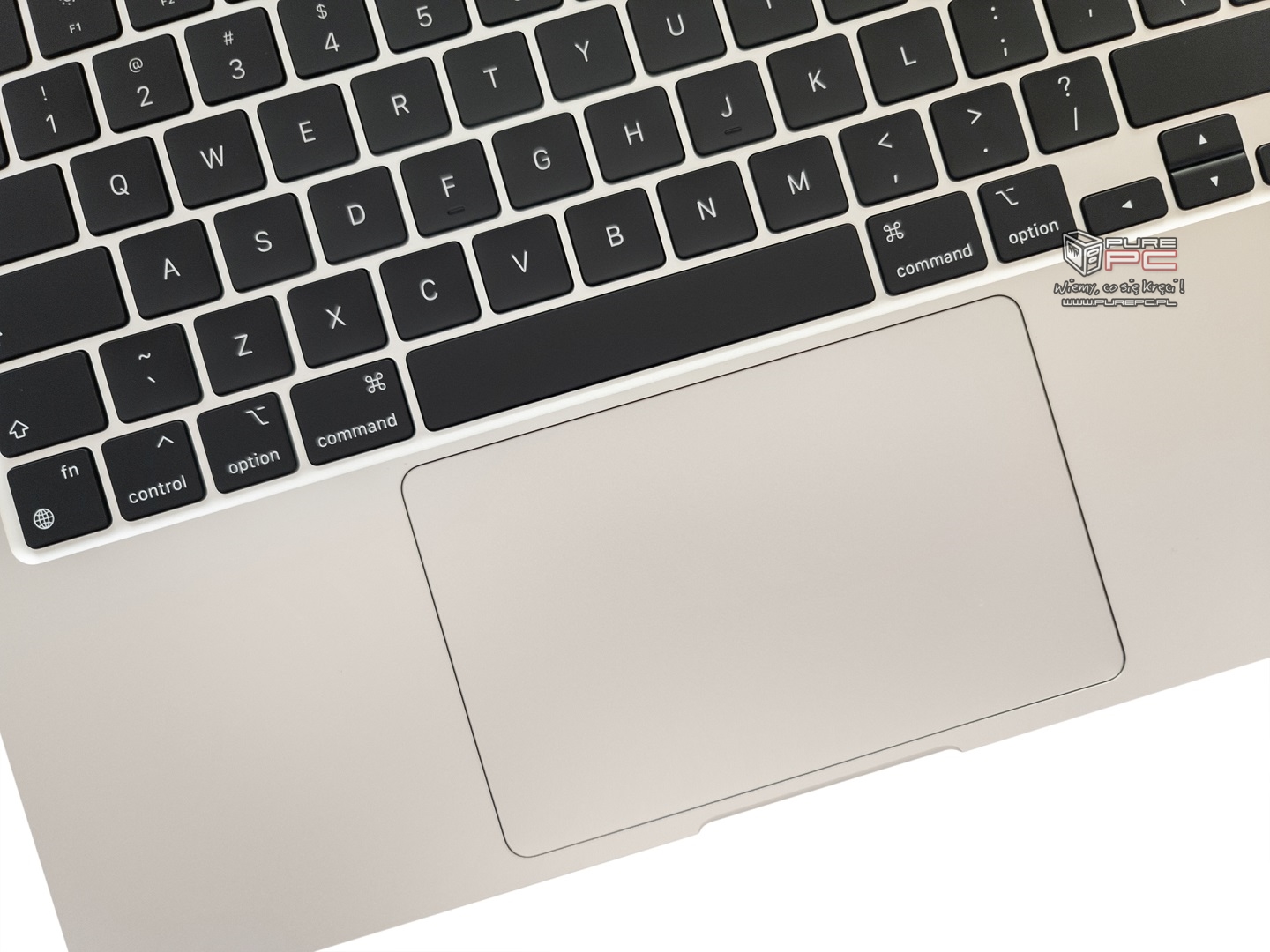 Test laptopa Apple MacBook Air 2022 z procesorem ARM Apple M2 oraz ...