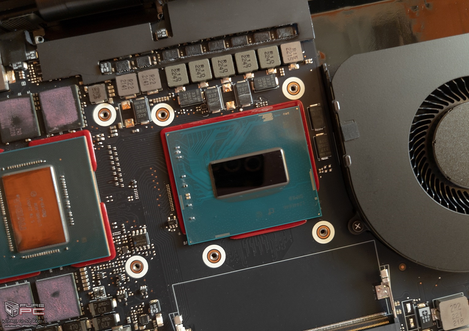 Test NVIDIA GeForce RTX 4090 Laptop GPU w Razer Blade 16 - Mocna ...