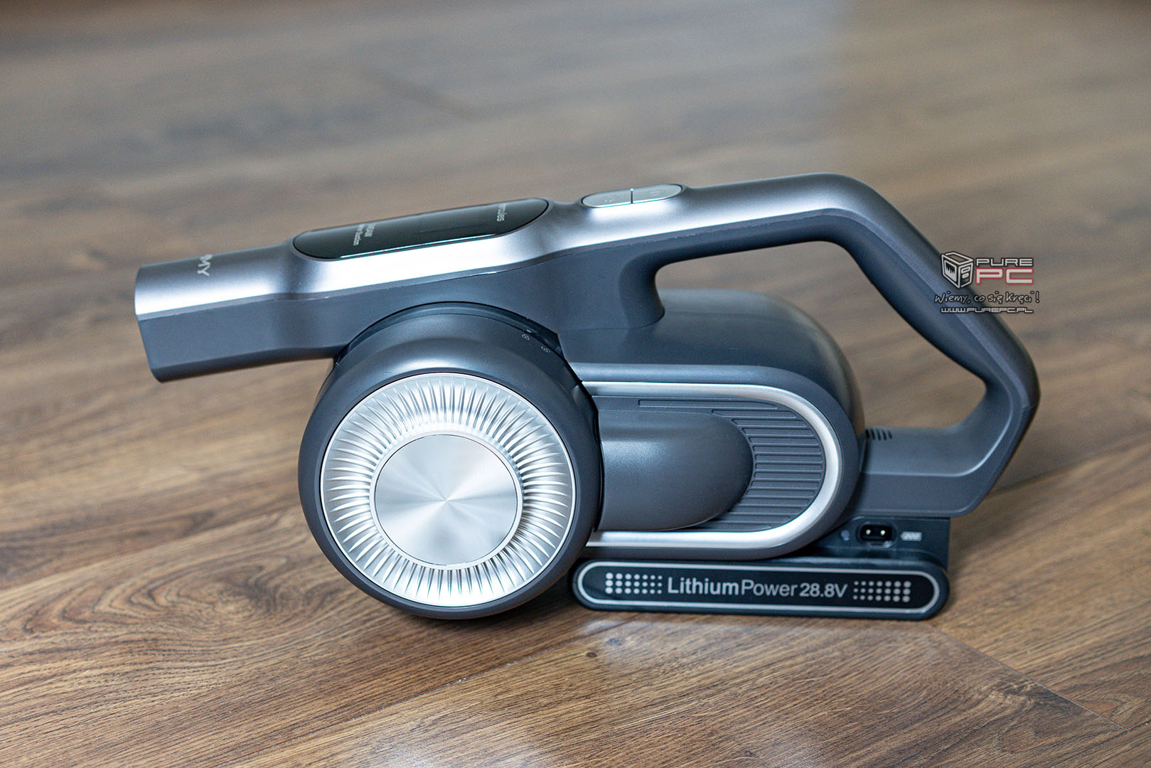 Test Jimmy H10 Flex. Dwie elektroszczotki, dwie nasadki z oświetleniem ...