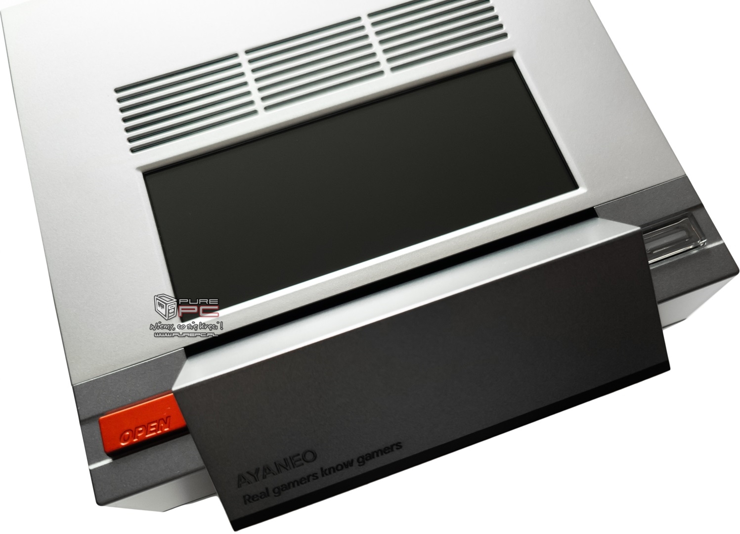 Test AYANEO Retro Mini PC AM02 - Komputer z AMD Ryzen 7 7840HS, dzięki ...