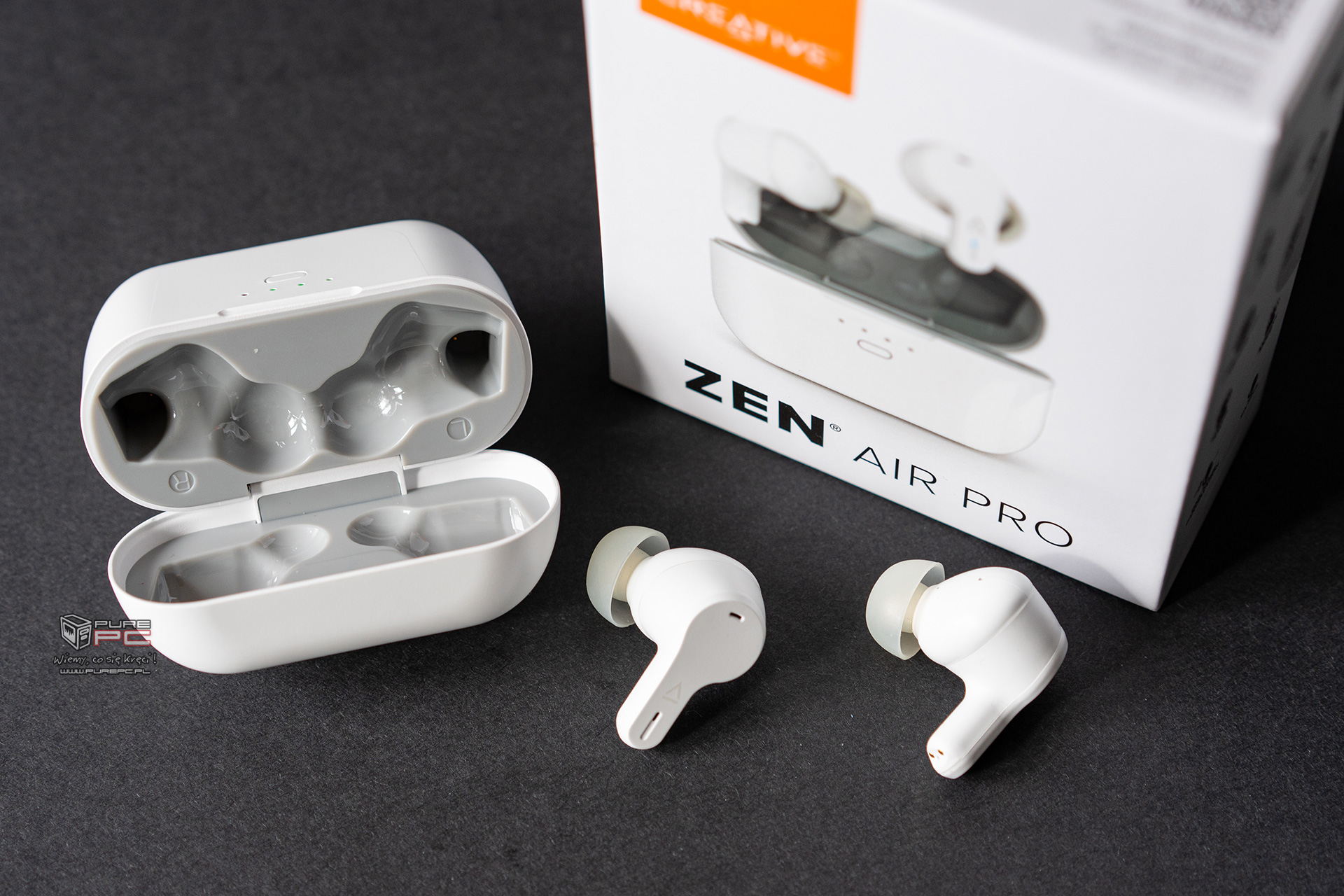 Recenzja słuchawek Creative Zen Air Pro. Ładowanie bezprzewodowe, ANC ...