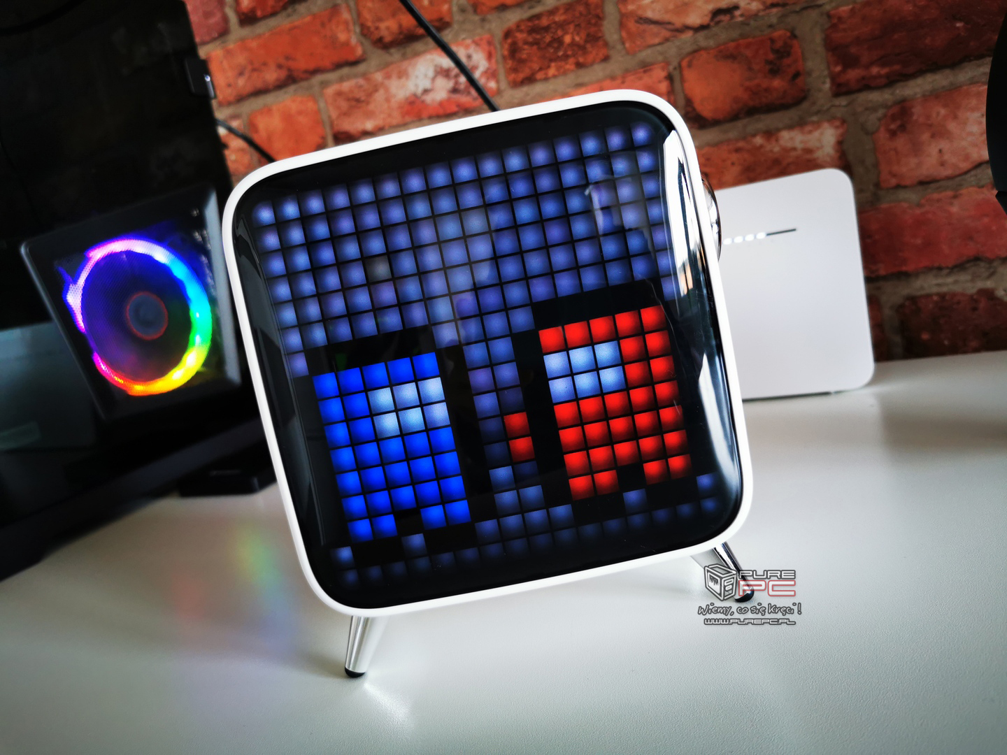 Divoom Tivoo-Max 2.1 Review: Retro Bluetooth Speaker with Pixel Art Di