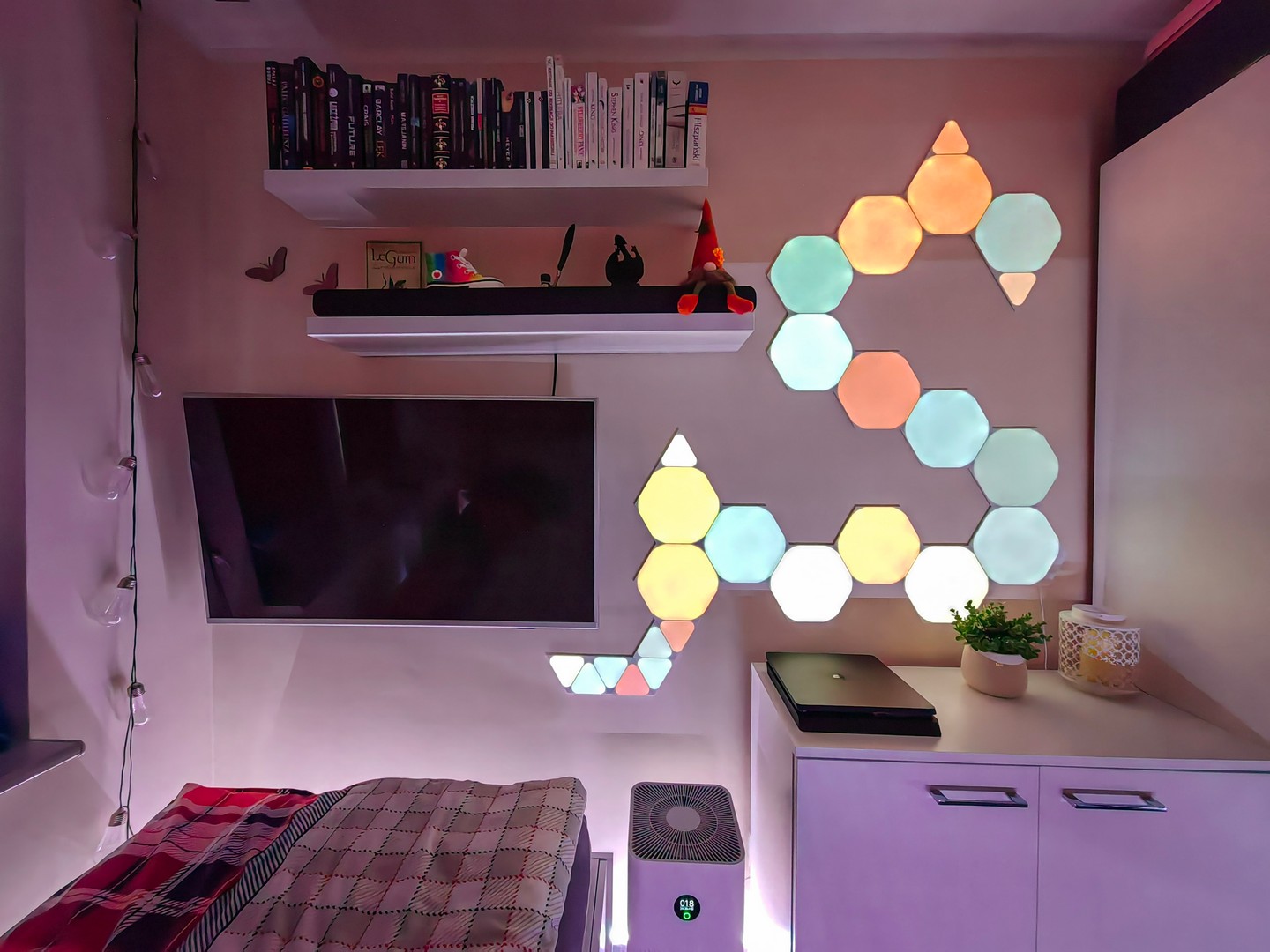 Nanoleaf Shapes Hexagons sparowane z Shapes Mini Triangles - co można ...
