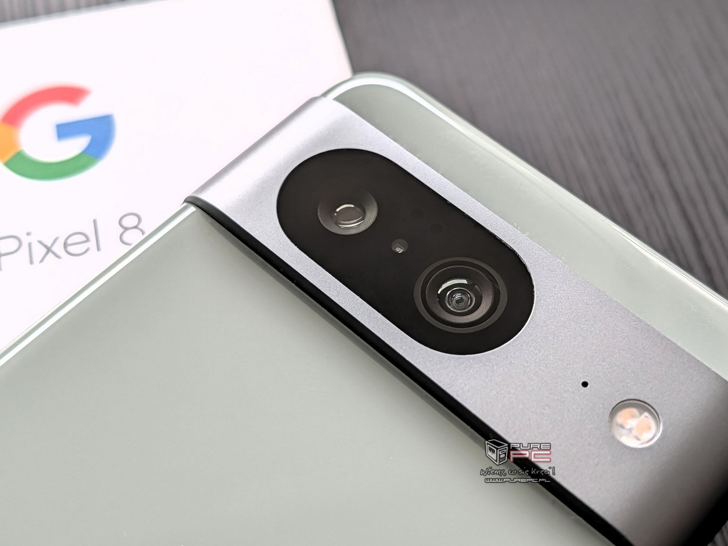 Test Google Pixel 10 vs Google Pixel 8. Czy nowy model faktycznie ma ...