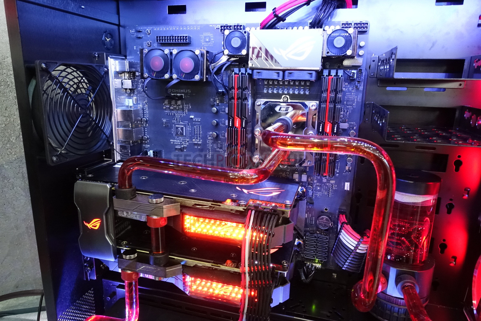 ASUS ROG Dominus Extreme - nadchodzi płyta z LGA3647 | PurePC.pl