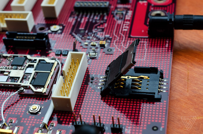 Tak wyglądał jeden z pierwszych prototypów iPhone - model M68 | PurePC.pl
