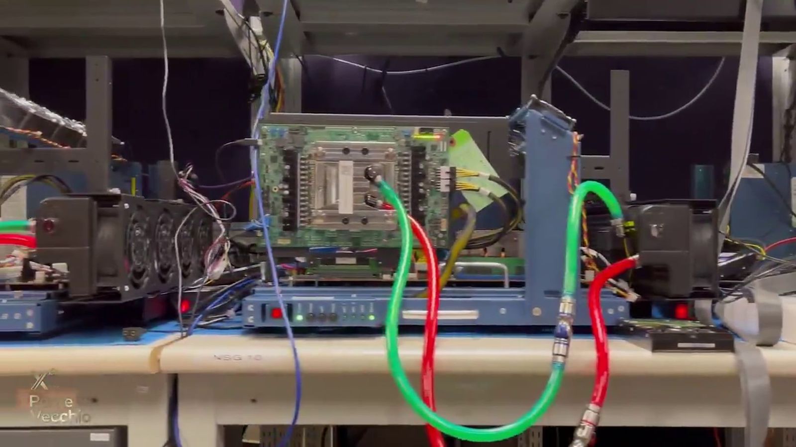 Intel Ponte Vecchio tworzony jest jako moduł OAM. Akcelerator z ...