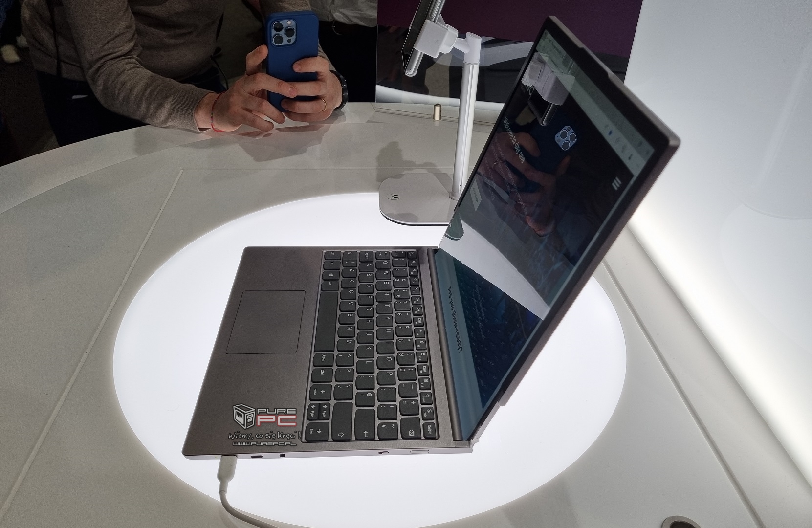 Lenovo ThinkBook - na targach MWC w Barcelonie pokazano działający ...