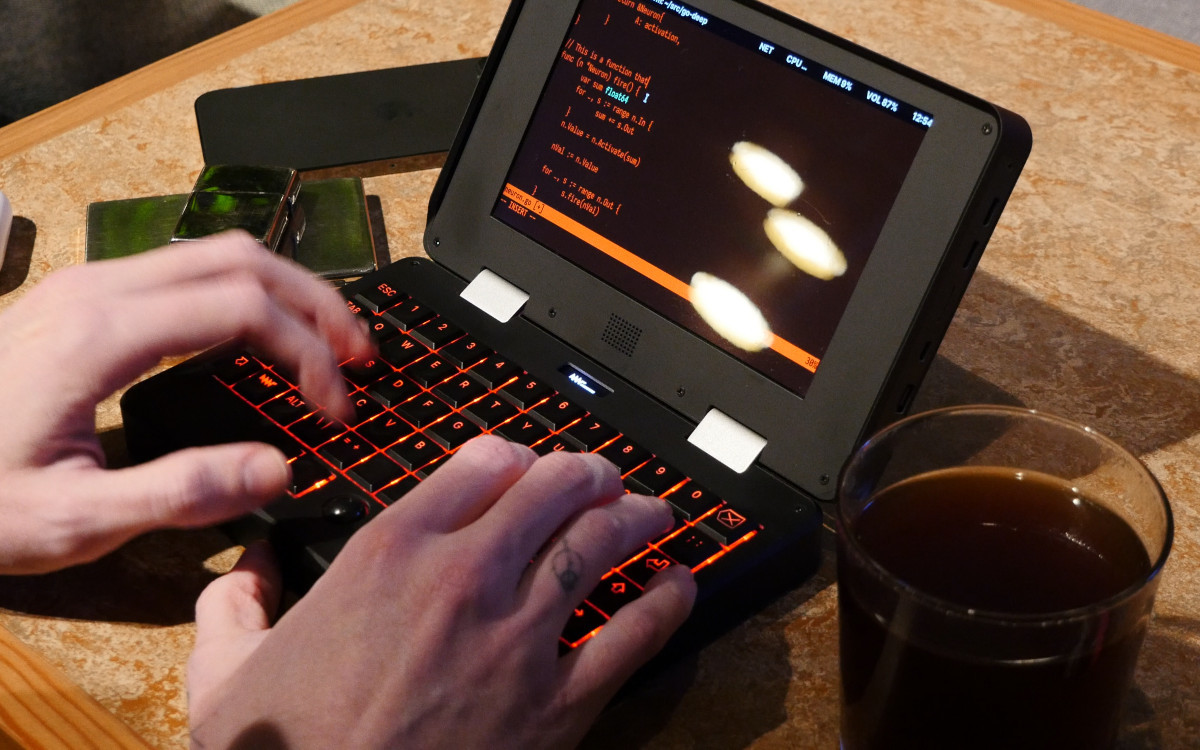 MNT Pocket Reform - całkowicie otwarto-źródłowy i modularny mini ...