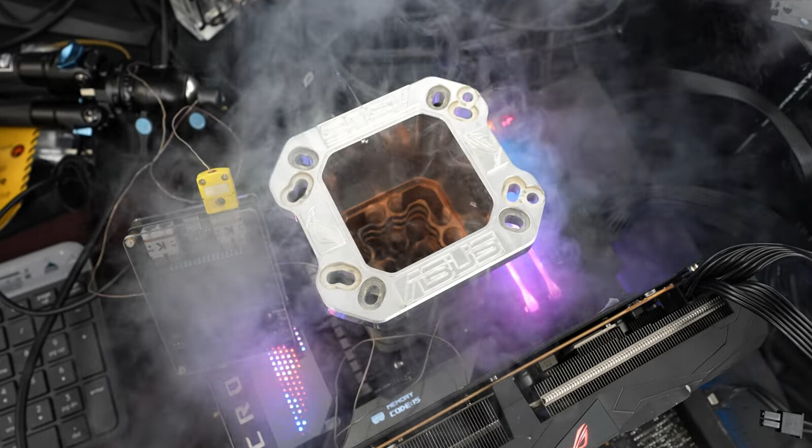 AMD Ryzen 9 7950X3D - overclocker uszkodził procesor podnosząc jego ...