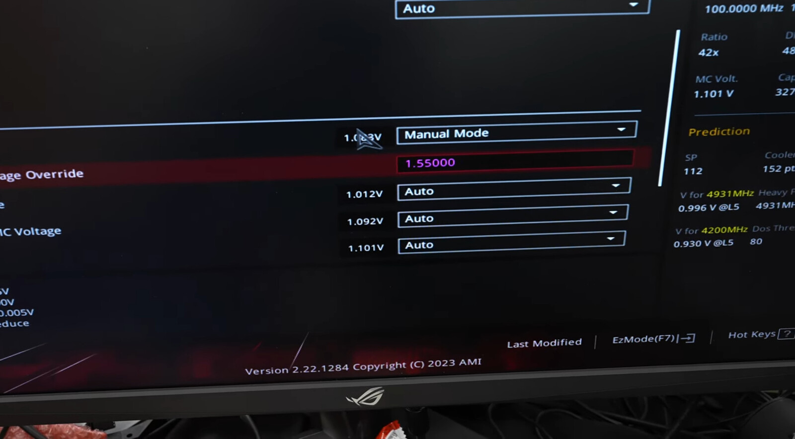 AMD Ryzen 9 7950X3D - overclocker uszkodził procesor podnosząc jego napięcie. Rezultatem mogą ...