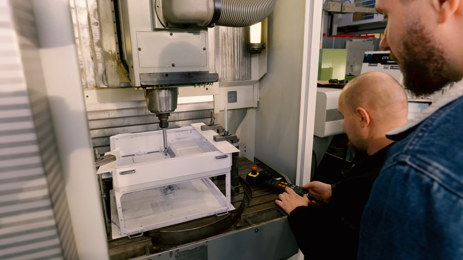 PC bez widocznych kabli. Oto polska odpowiedź na płyty główne ASUS BTF ...