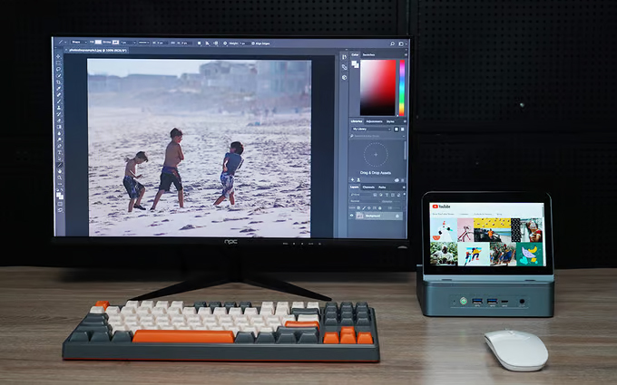 Miniproca - mini PC z 7-calowym dotykowym ekranem. Na pokładzie AMD Ryzen 9 6900HX i nawet 32 GB ...