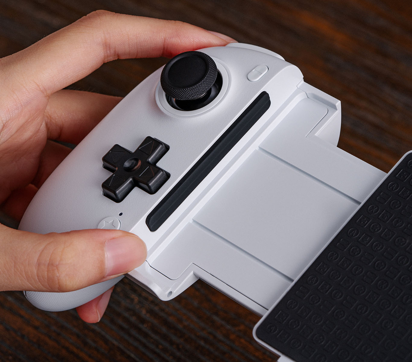 8BitDo Ultimate Mobile Gaming Controller - nowy kontroler do gier dla smartfonów. Dobra cena i ...