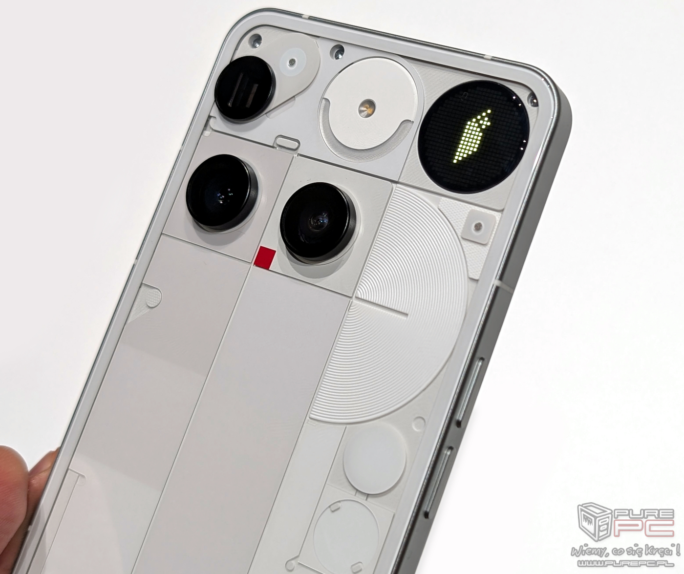 Nothing Phone (3) to bardzo... oryginalny smartfon. Snapdragon 8s Gen 4, Glyph Matrix i Android ...