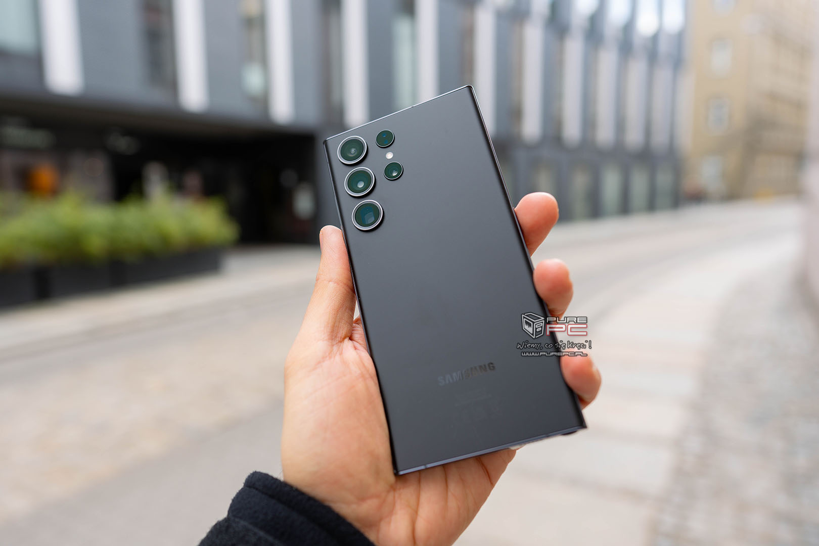 50 Mpx w smartfonie vs 33 Mpx w aparacie fotograficznym. Jaka jest ...